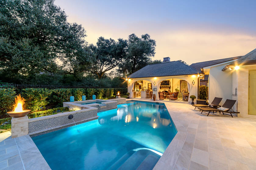 Hottest Pool Trends to Keep You Cool This Summer - inRegister